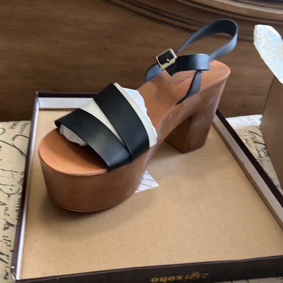 Zigi Soho | Shoes | Zigi Soho Logic Platform Wooden Sandals Black Nib ...
